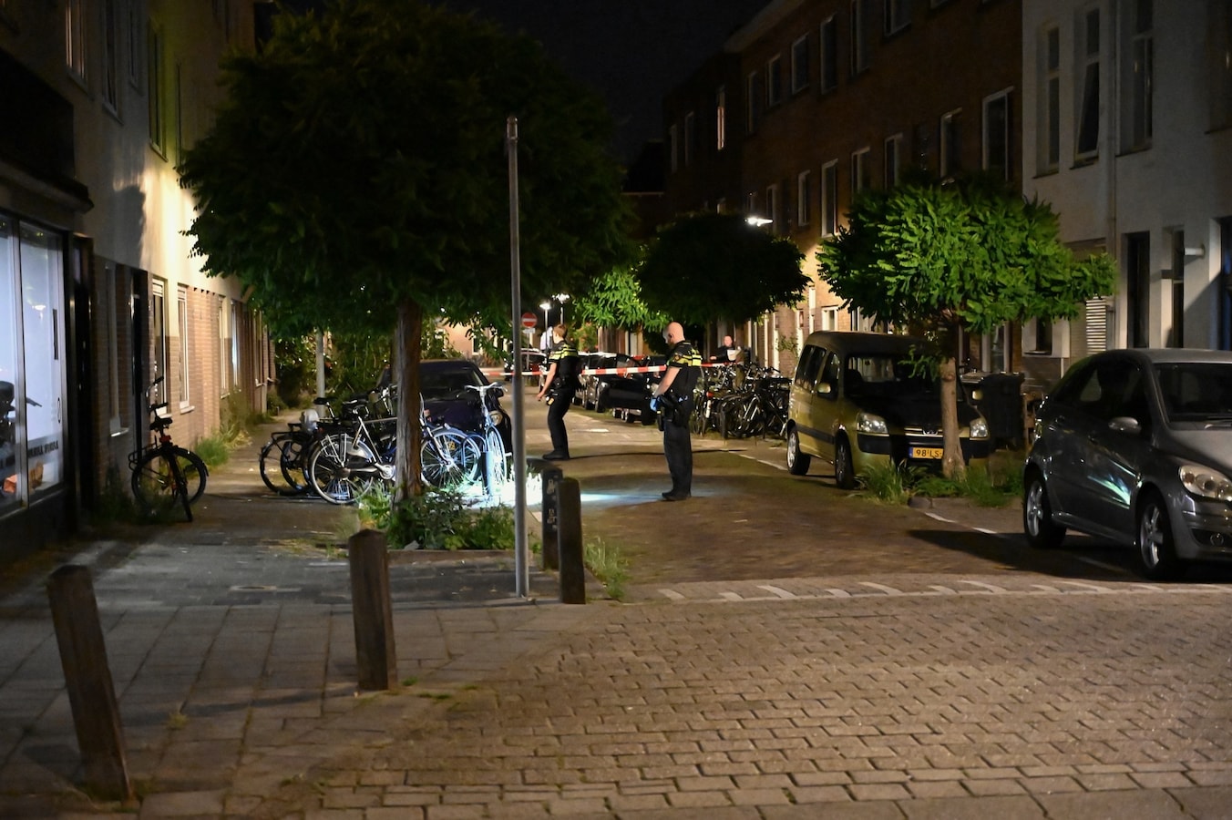 Politie onderzoekt schade aan woning na melding van explosie in Utrecht ...