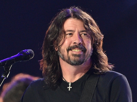 Foo Fighters annuleert eerste show na nieuws over affaire Dave Grohl ...