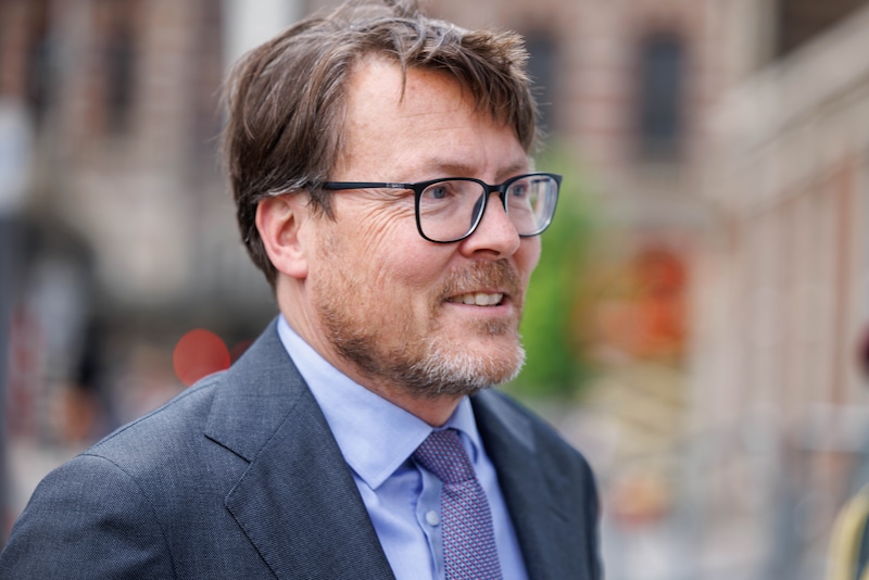 Prins Constantijn voorlopig niet zoals Amalia en Máxima bij defensie ...