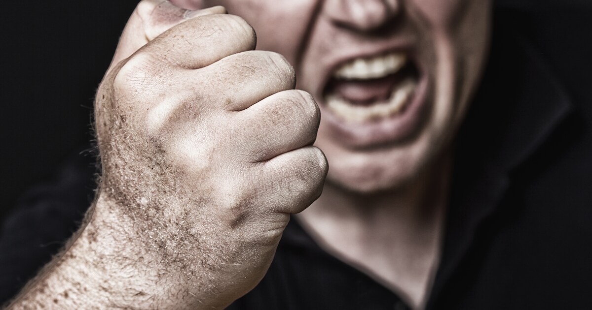 Man (37) die op schoolplein dreigde dat ‘iedereen er aan gaat’ moet ...