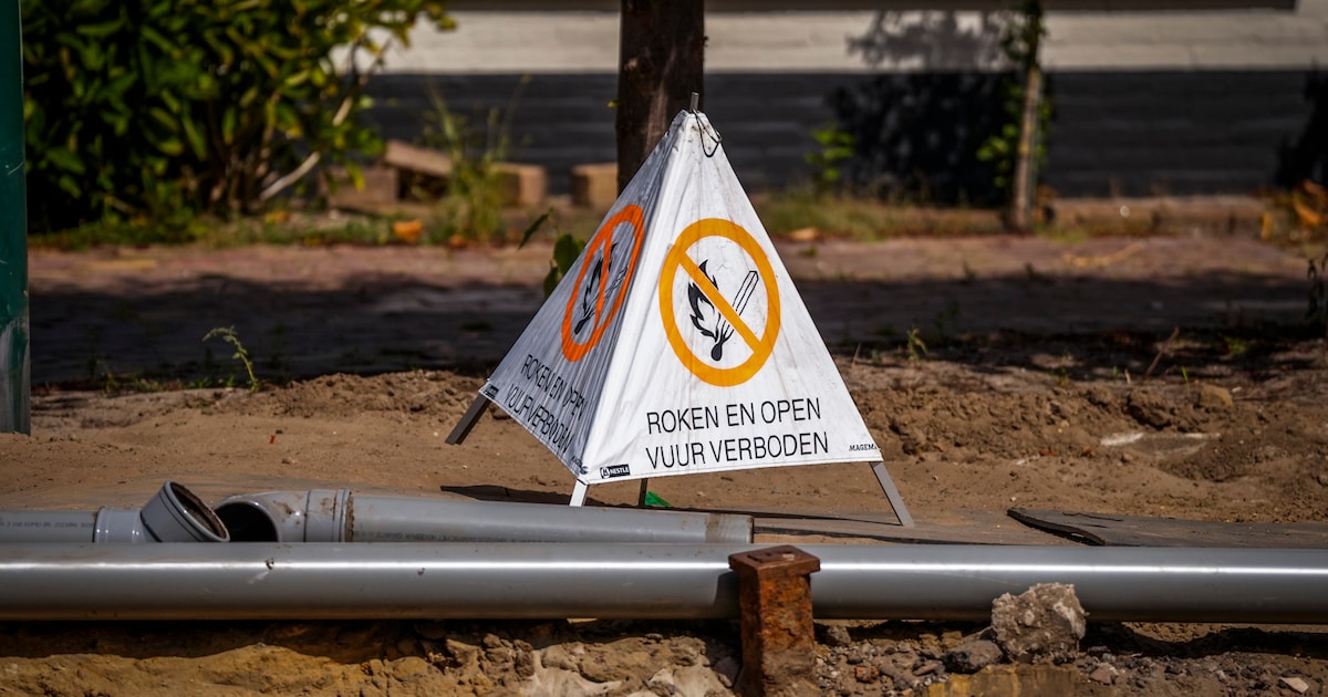 Liander start werkzaamheden aan gasleiding aan Dorpsstraat in Landsmeer ...