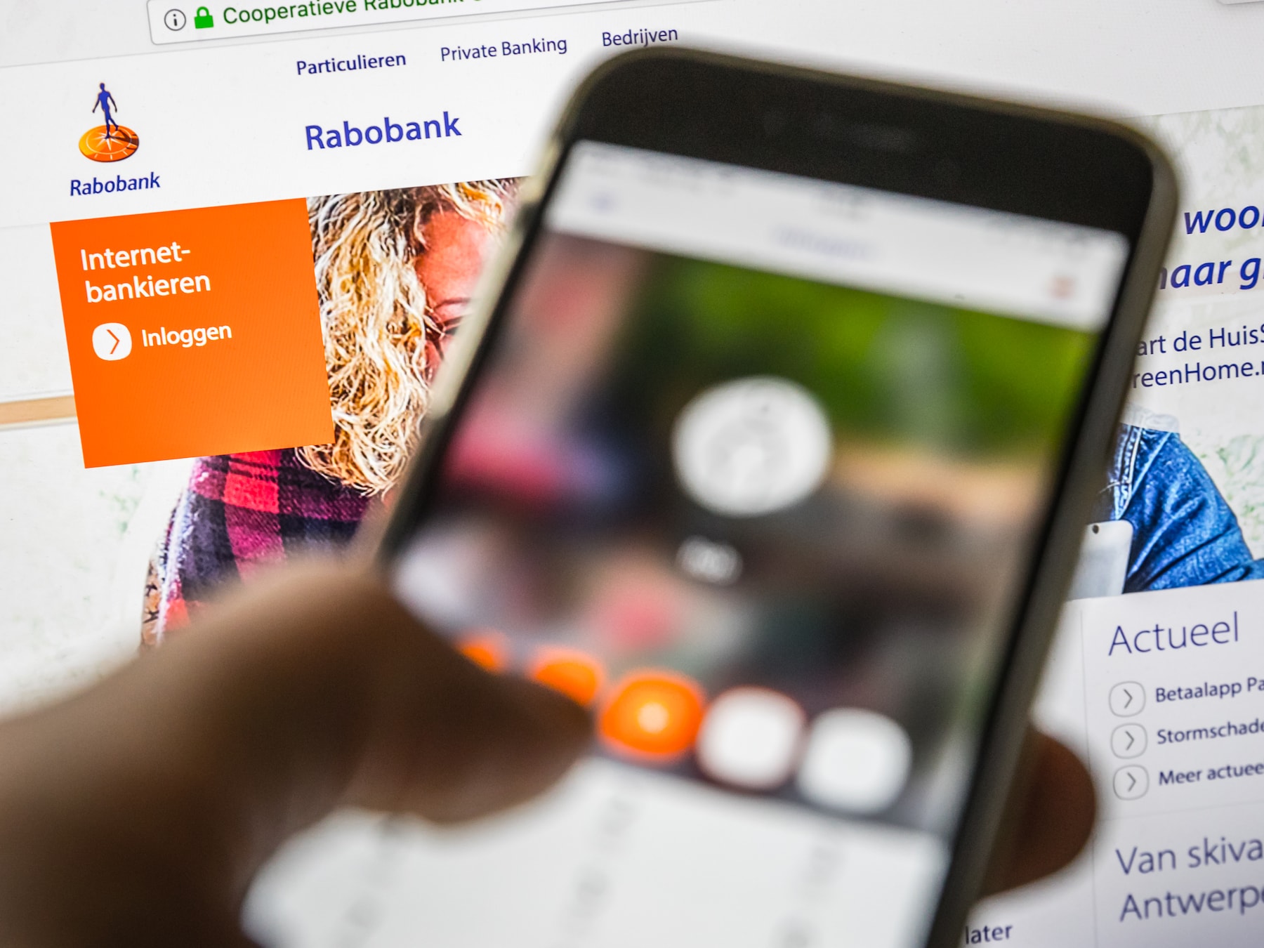 Contant betalen wordt weer overal mogelijk, winkeliers niet blij: ‘Met dagomzet over straat ...