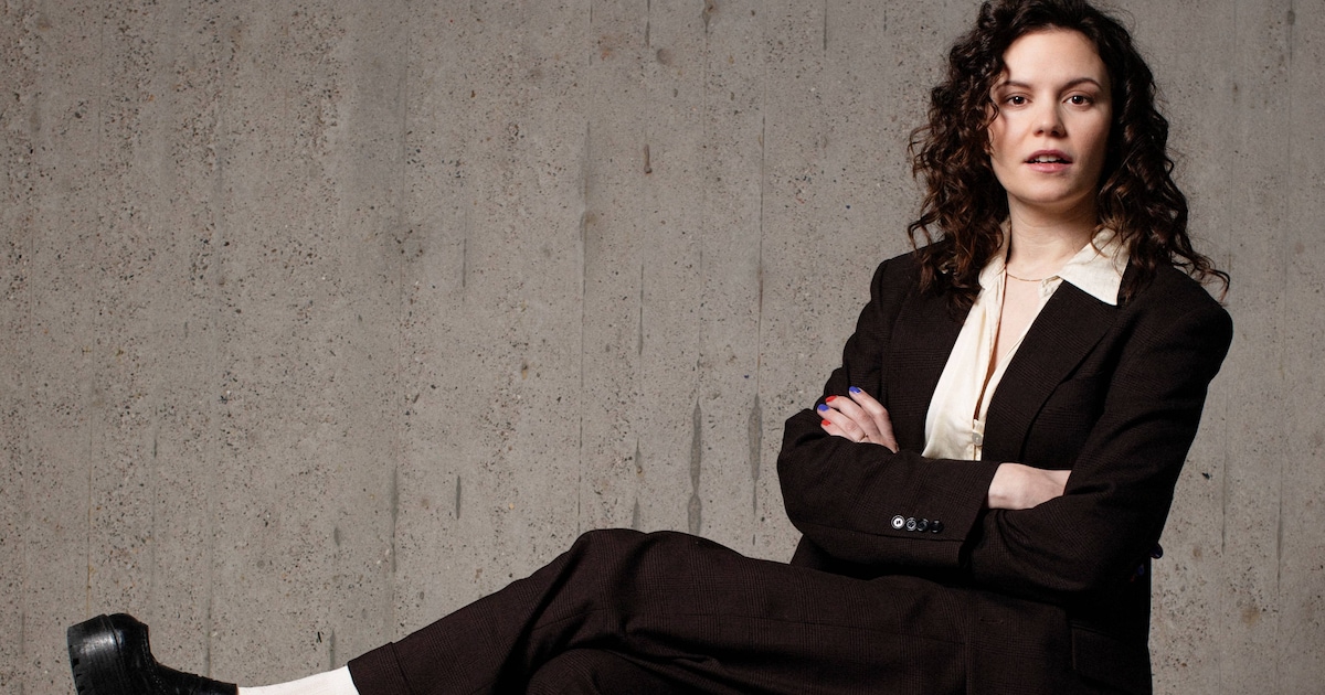 Actrice Frieda Barnhard werkt nu als postbode omdat nieuwe rollen ...