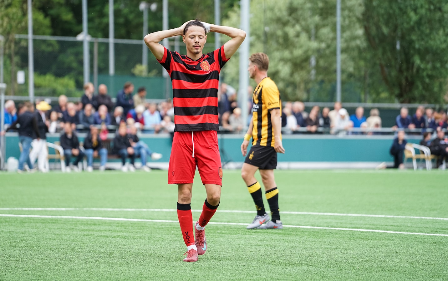 VOC na één jaar alweer uit vierde divisie: ‘Voor de club is dit echt ...