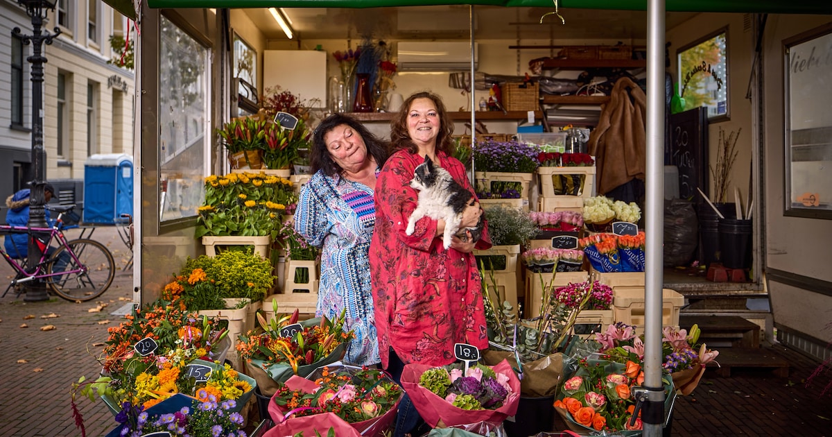 Anderhalve week na de uitvaart van Peet opende Sandra de bloemenstal weer | Rotterdam | AD.nl