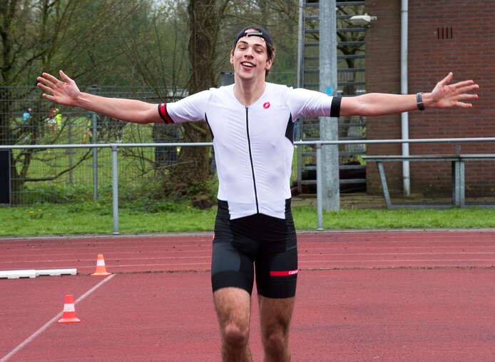 Na zege bij zwemloop Woerden wint Frasa ook Run-Bike-Run Woerden: ‘Het ...