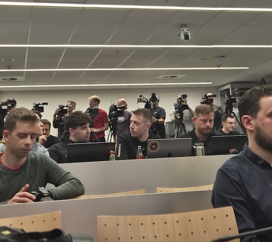 Erik ten Hag bij presentatie in Leverkusen: ‘Terugkeer bij Ajax is nooit een optie geweest ...