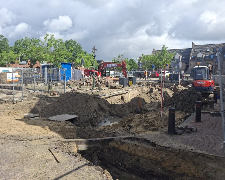 Sloop voormalige Lidl- en Rabobank-pand in Bunschoten in volle gang ...