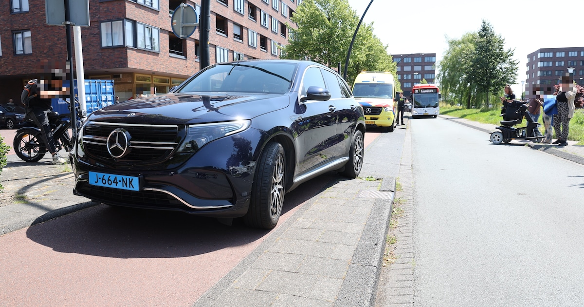 Scootmobiel betrokken bij ongeluk aan Laan van Wateringse Veld in Den ...