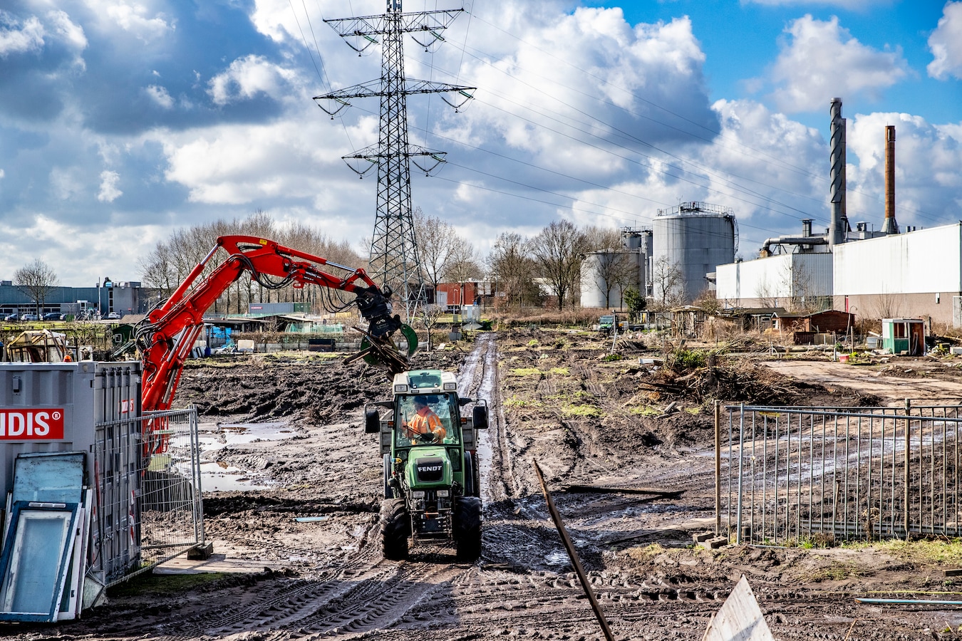 Jan werkte met PFAS en voelt zich nu doodziek: ‘Ik ga nu elke dag kapot ...