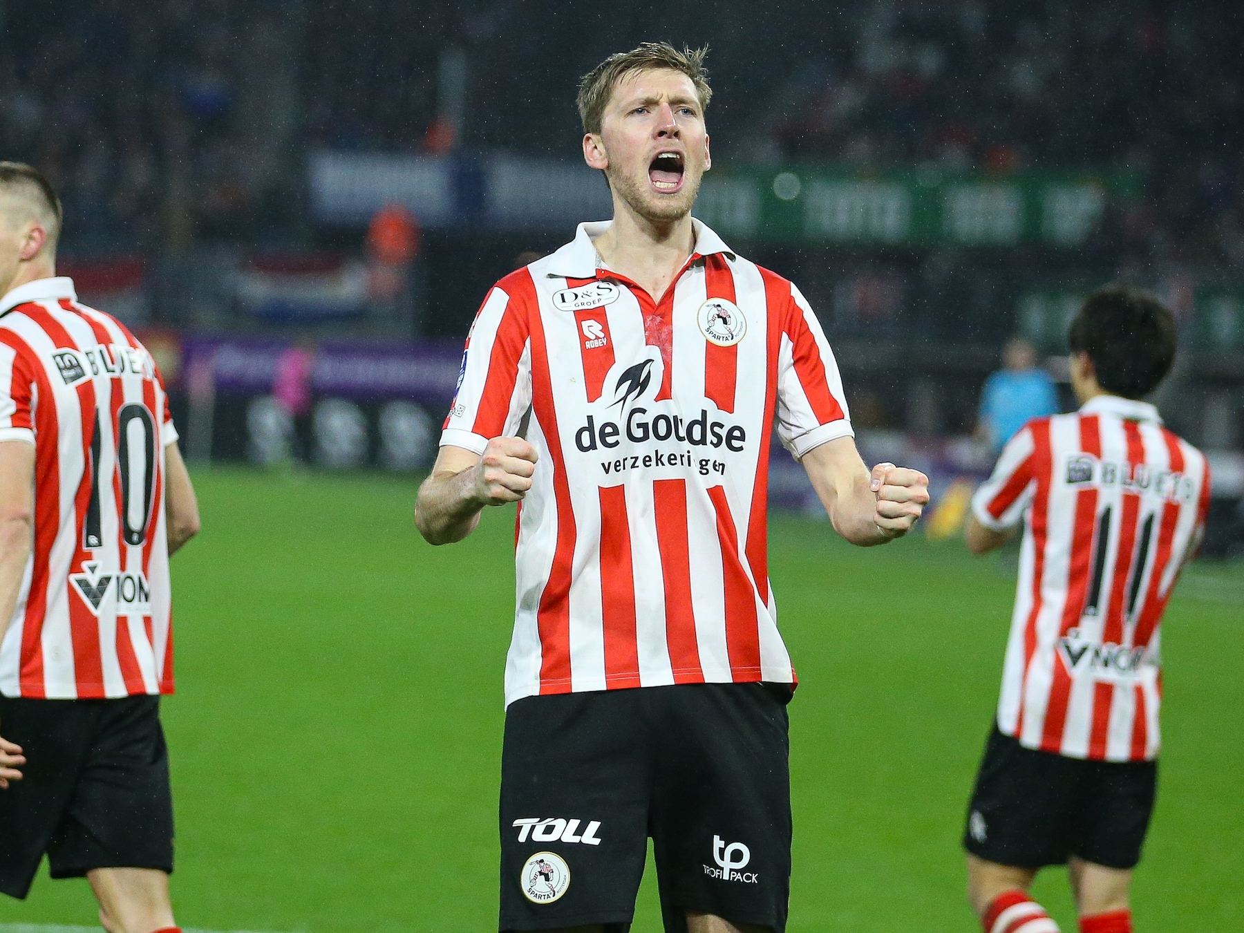 Dit is het programma van het amateurvoetbal in Rotterdam en omstreken ...