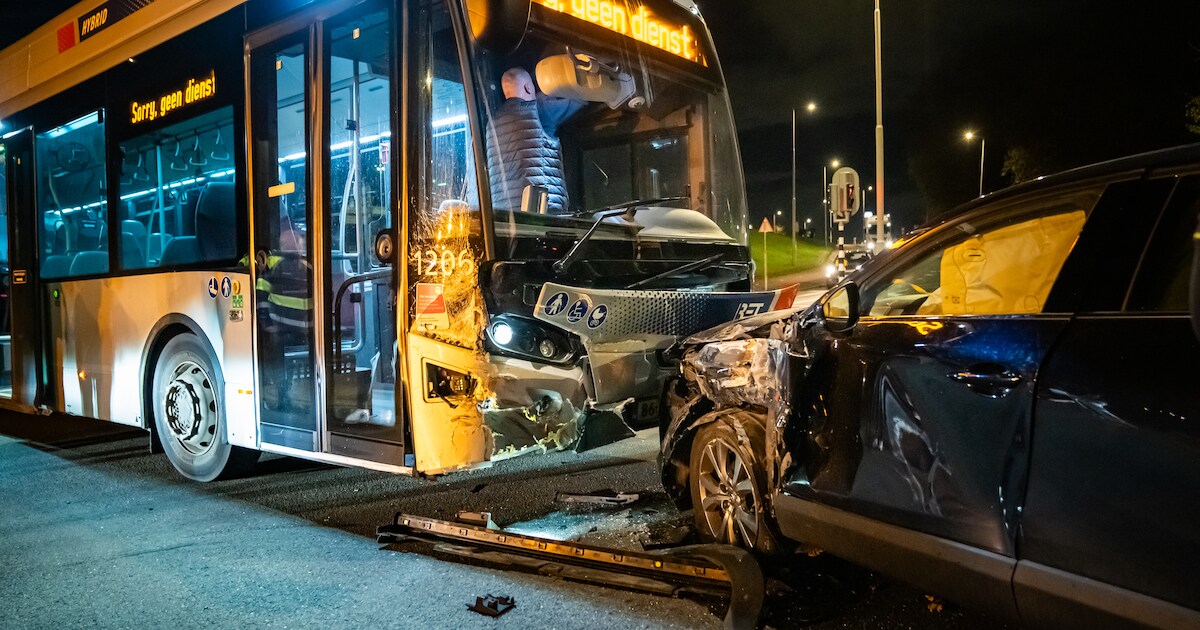 Automobilist aangehouden na frontale botsing met lijnbus | 112 nieuws ...