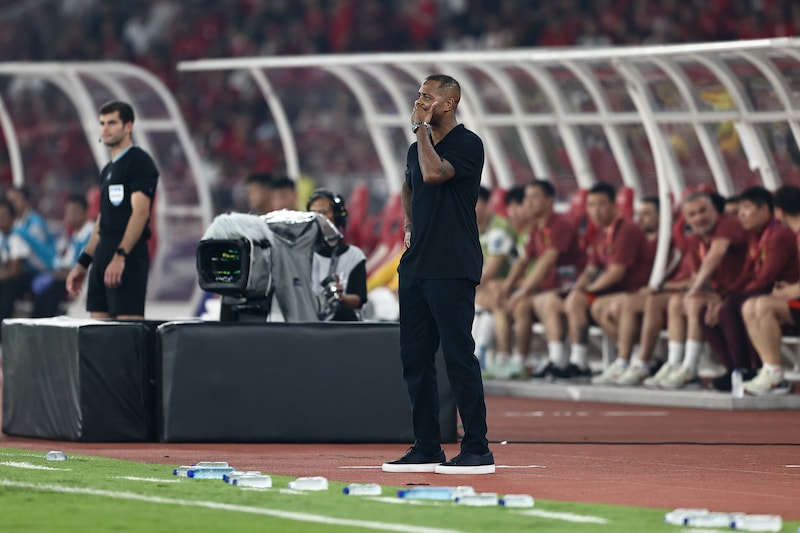 Patrick Kluivert plaatst zich met benauwde zege op China voor volgende ...