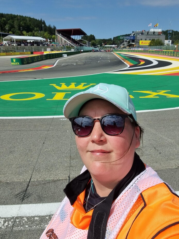 Zeeuwse is het extra paar ogen voor Max Verstappen: ‘Sfeer in Zandvoort ...