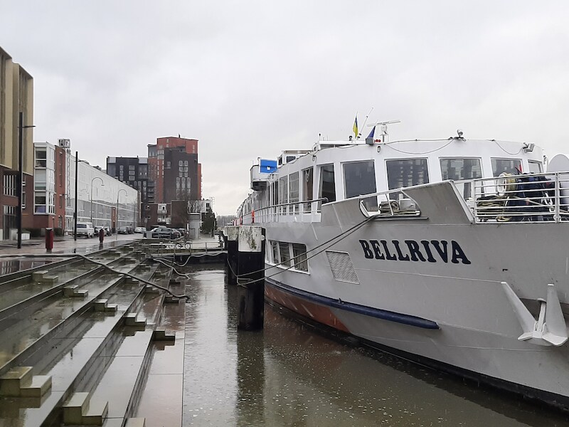 Politie beëindigt bezetting hoofdkantoor Fokker: 29 activisten met ...