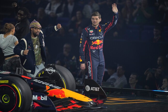 Autosportbond FIA hekelt boegeroep richting Max Verstappen: ‘Reactie publiek teleurstellend ...