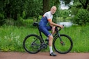 Edenaar Arjan (56) rijdt extreme fietstocht van 500 kilometer in 16,5 ...