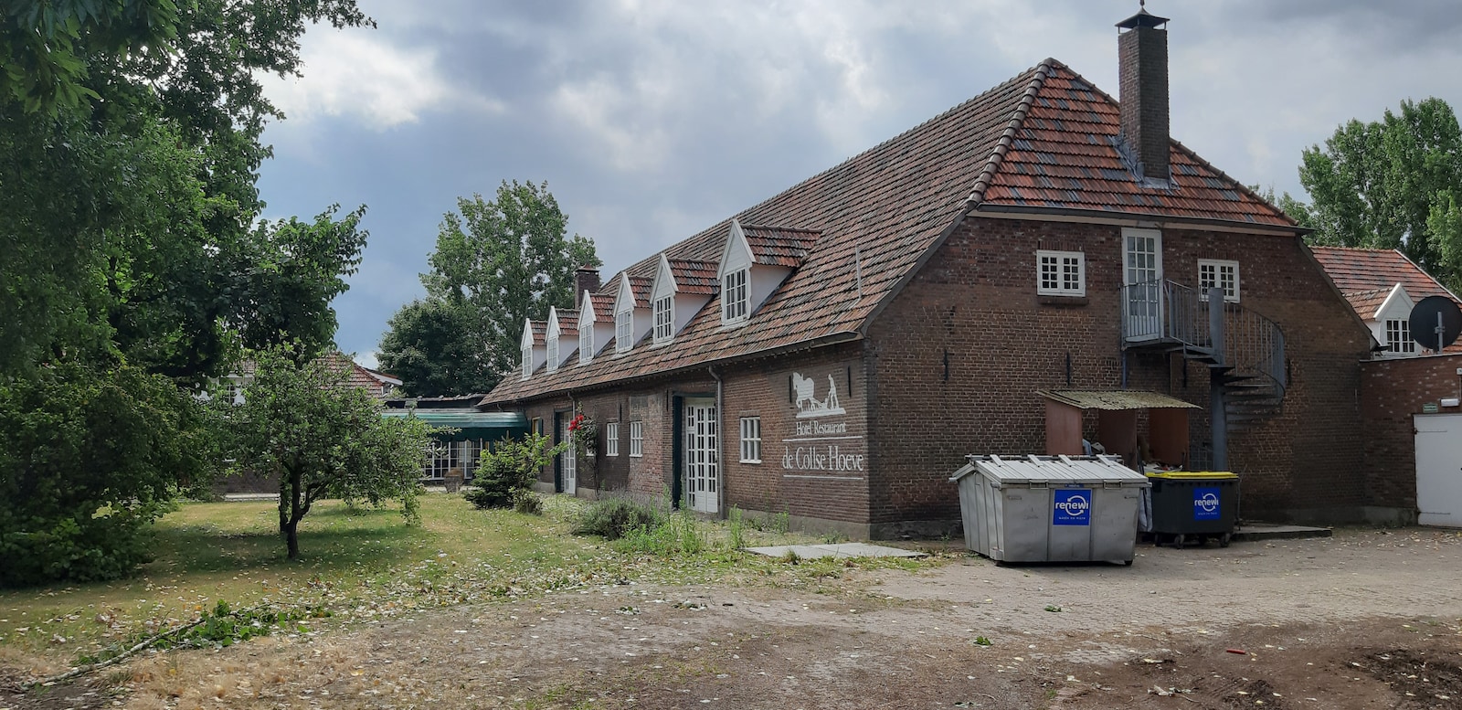 In de Collse Hoeve in Nuenen wonen voorlopig 50 arbeidsmigranten, maar ...