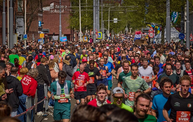 Dit waren de meest bijzondere lopers van de Rotterdamse marathon ...