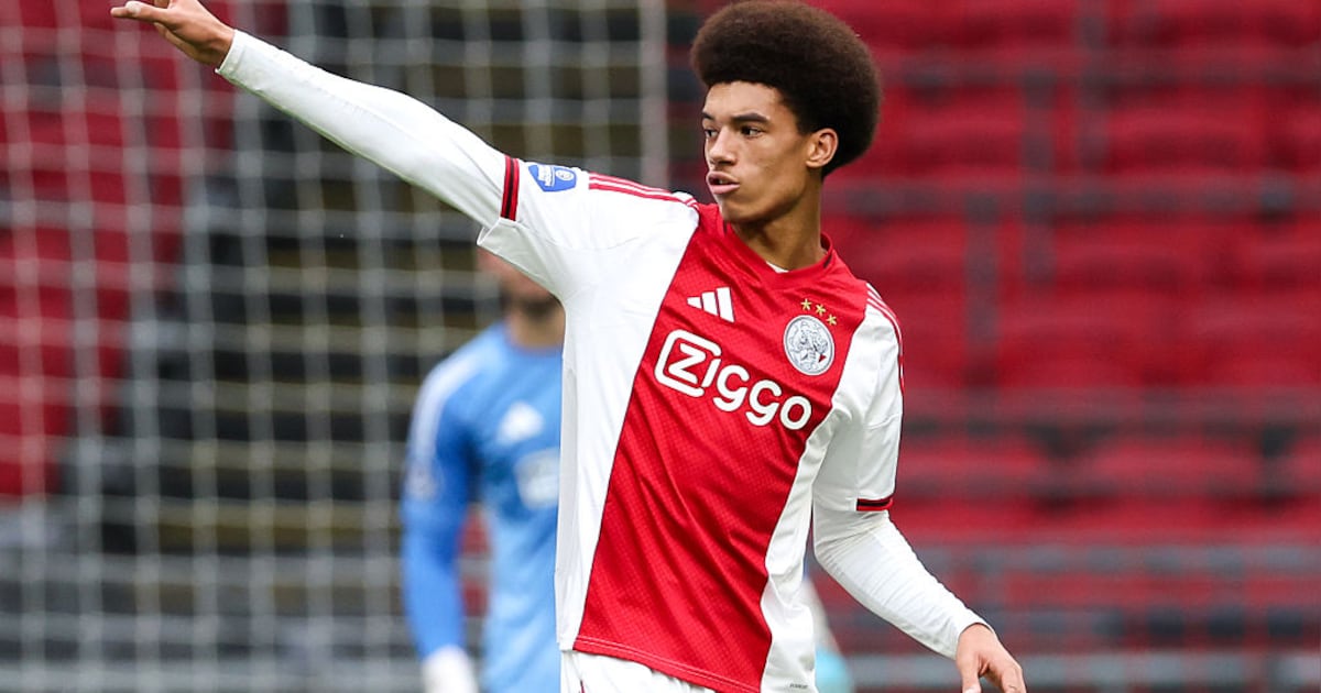 Aaron Bouwman (18) maakt zijn eerste doelpunt in Ajax 1: ‘Ik ben sterk ...