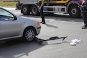 Man op elektrische step raakt gewond bij botsing met auto in Waalwijk ...