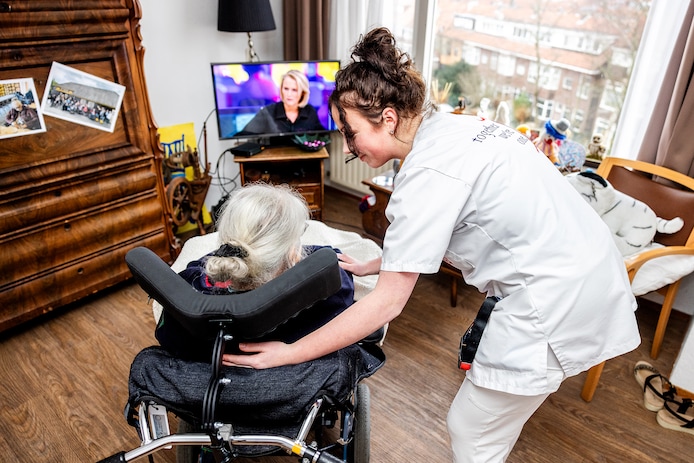 Vakbonden sluiten akkoord over cao thuiszorg en verpleeghuizen ...