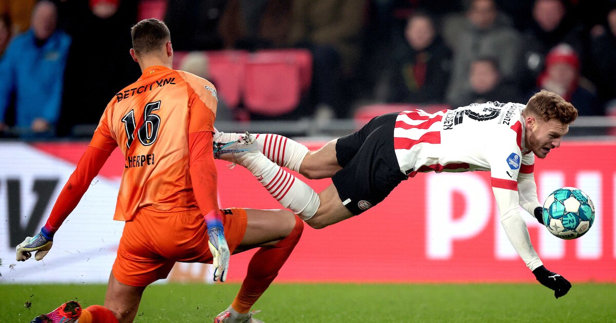 Kjell Scherpen verbolgen na rode kaart tegen PSV: 'Snap niet wat we aan ...