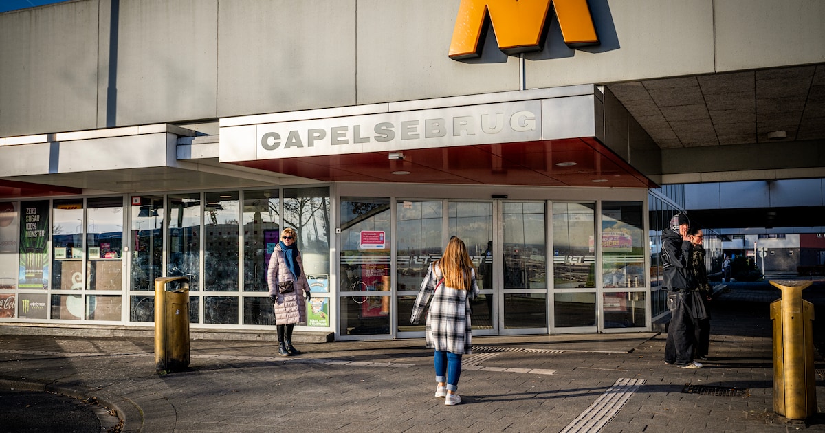 Metrostation Capelsebrug onder de loep: 35 jongeren moeten gedrag ...