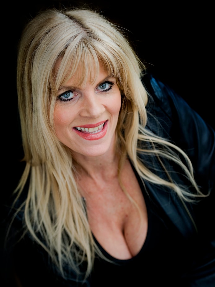 Belgisch café in de problemen door pornofilm Kim Holland | Show | AD.nl