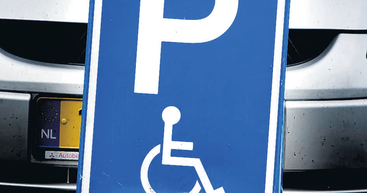 ‘U kunt 100 meter lopen’: Rotterdamse vrouw raakt parkeerkaart kwijt ...