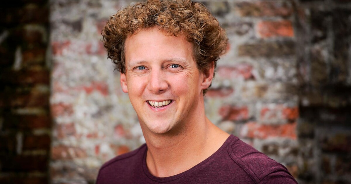 Jochem Myjer komt fans Ajax tegemoet | Show | AD.nl
