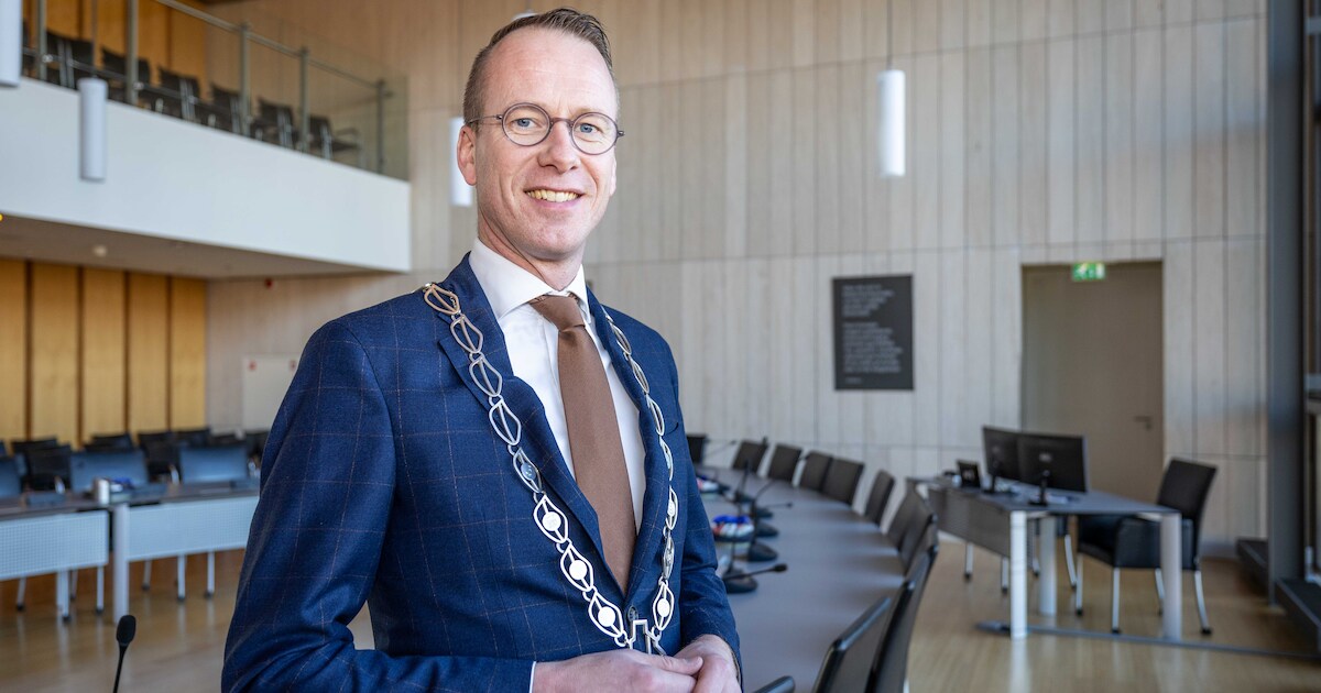 Zonder de handrem erop is Cees van den Bos begonnen als burgemeester ...