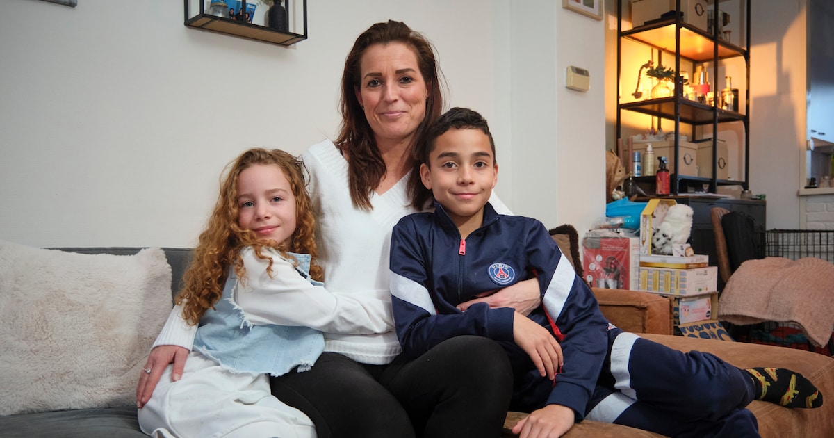 Pleegmoeder Joyce wilde niet zwanger worden en voedt nu met liefde ...