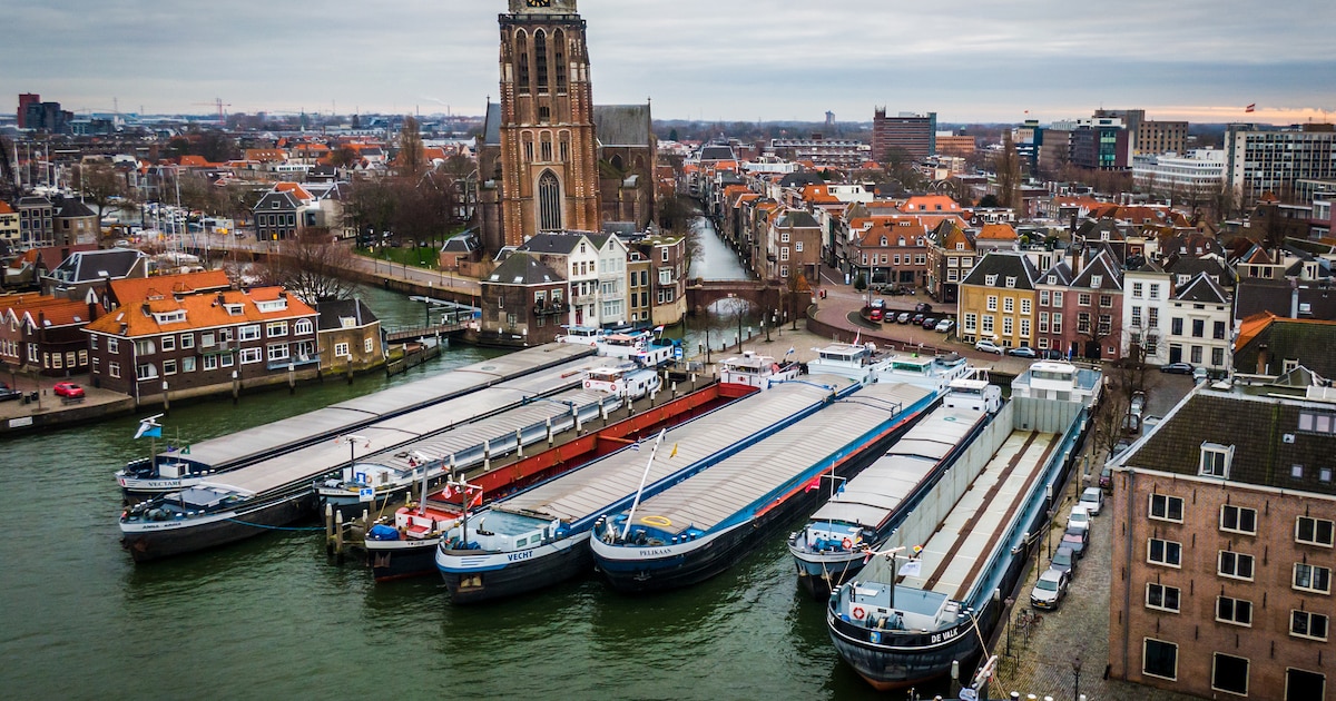 Schepen ‘onder Jezus’ hoede’ bij de Grote Kerk | Regio | AD.nl