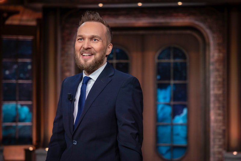 Eerste uitzending Lubach bij RTL4 scoort de pannen van het dak ...
