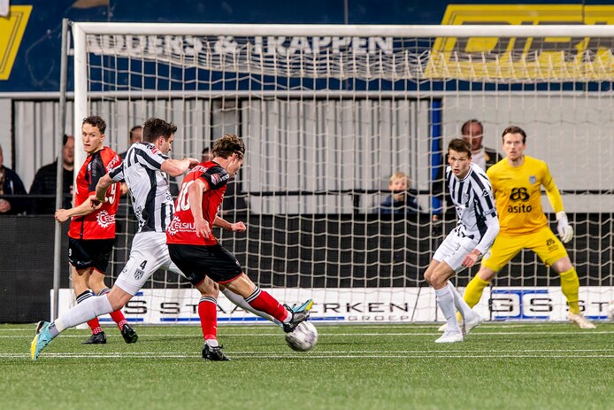 Heracles-doelman Brouwer na nipte zege: ‘Niet goed voor het hart van de ...