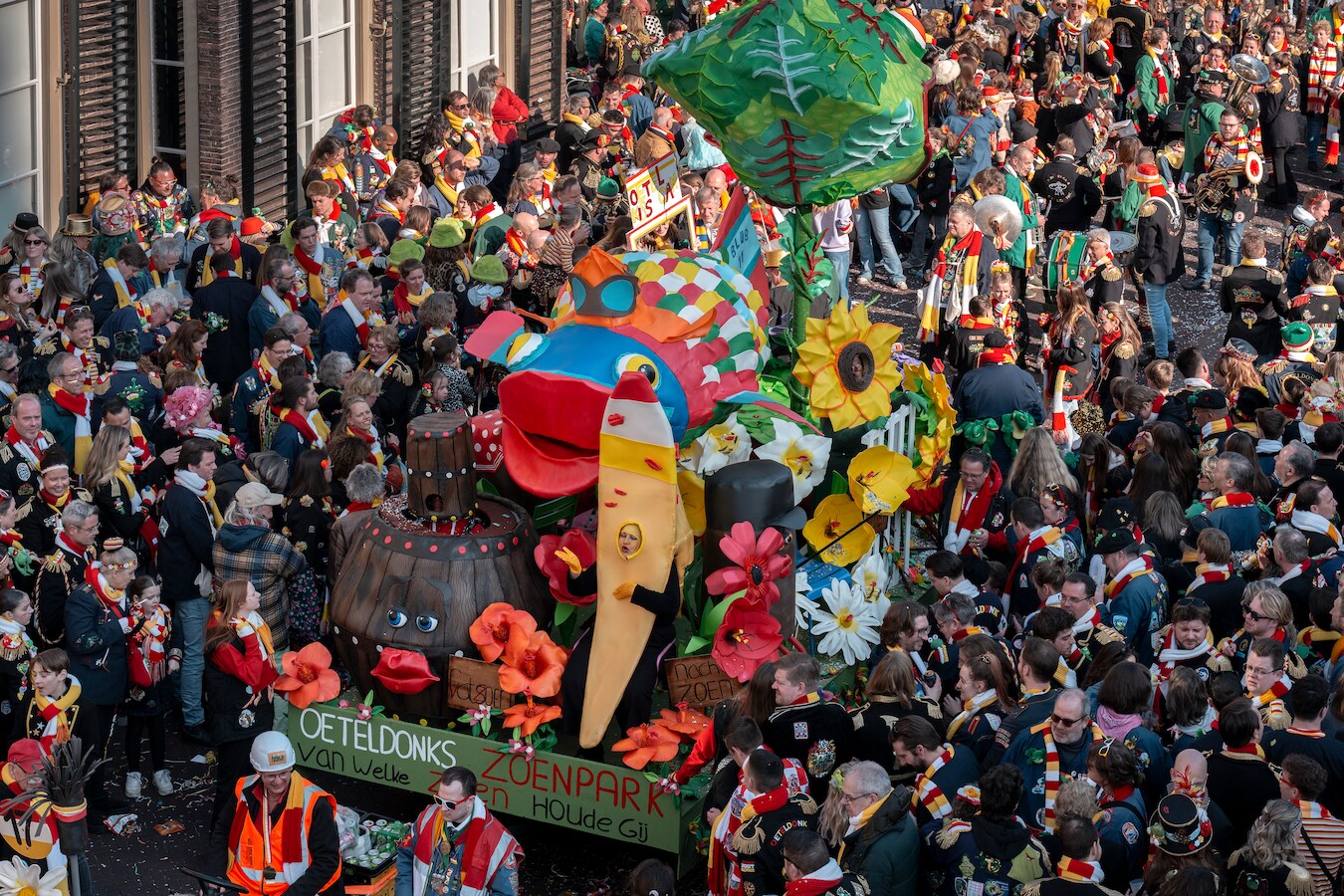 Kijk hier naar de foto’s van de optocht in Oeteldonk | Foto | AD.nl