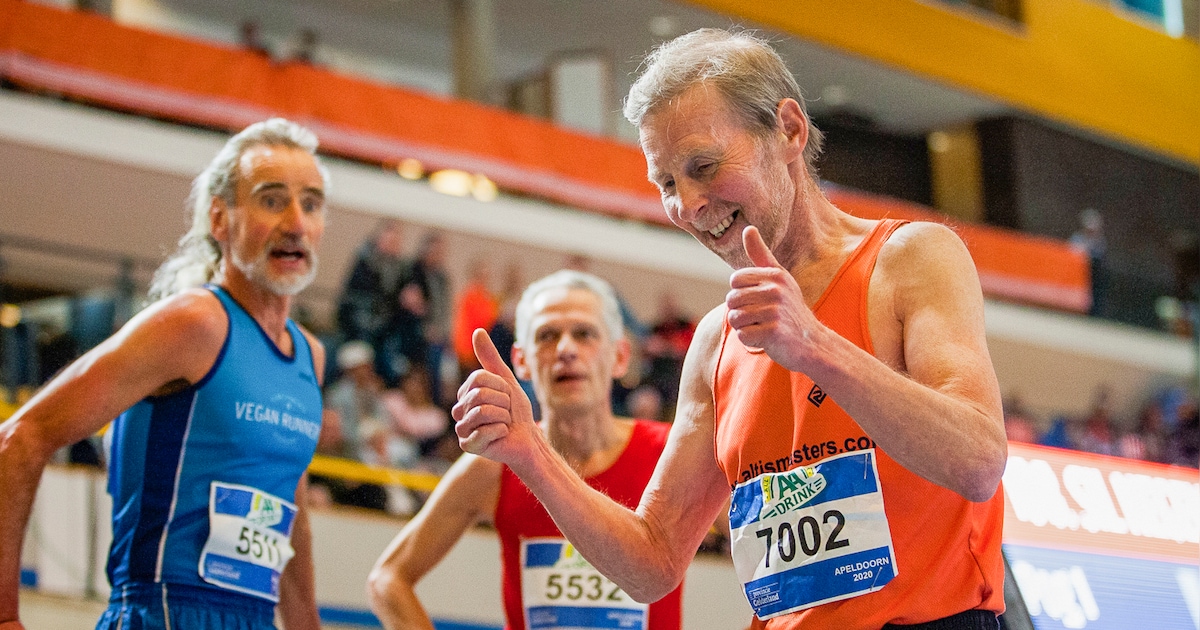 Na wereldrecords op NK indoor flikt Cees Stolwijk (75) het weer ...