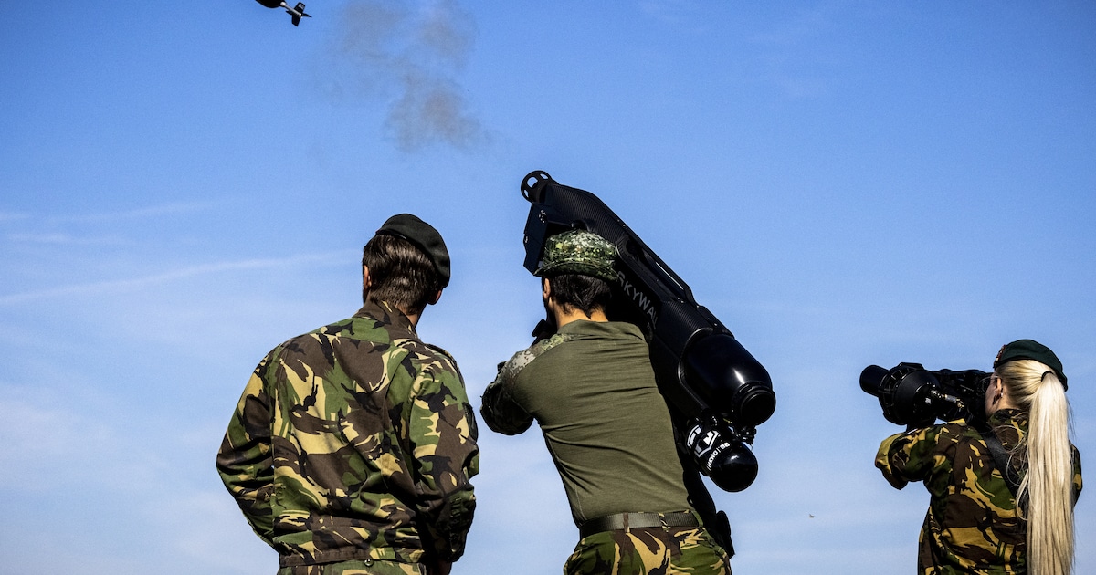 Nederlandse Defensie wil hagelgeweren met speciale munitie of netten om ...