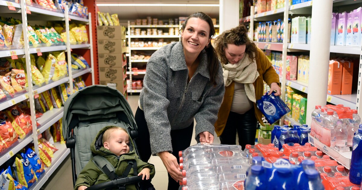 Dorp wordt overspoeld door dorstige Utrechters na bacterie in ...