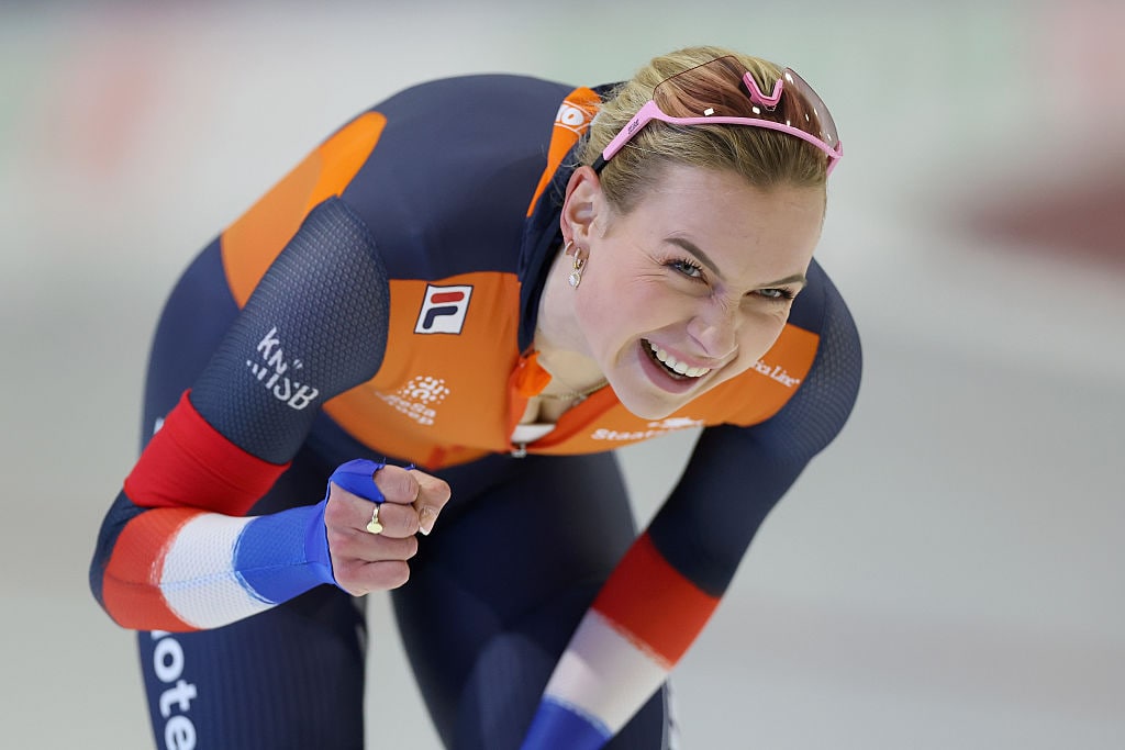 Joy Beune snelt in persoonlijk record naar winst op 3000 meter in Salt ...