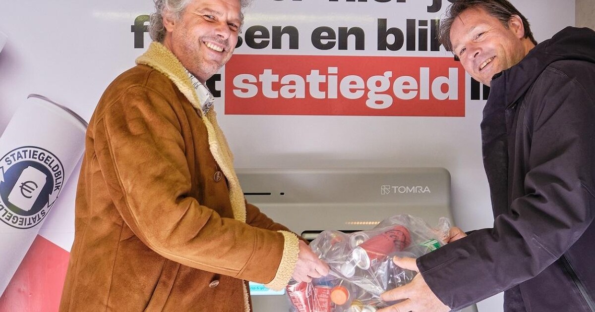 Honderd flesjes en blikjes in één keer afgeleverd: bulkmachine maakt ...