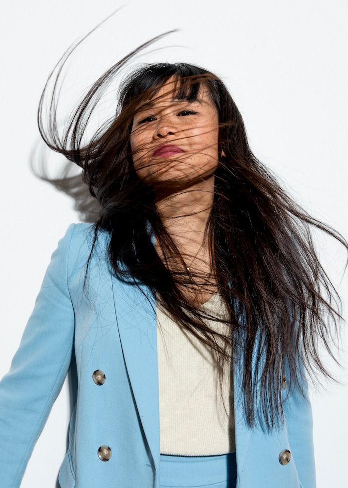 Actrice en theatermaker Nhung Dam: ‘Ik wil tegen de klippen op alles ...