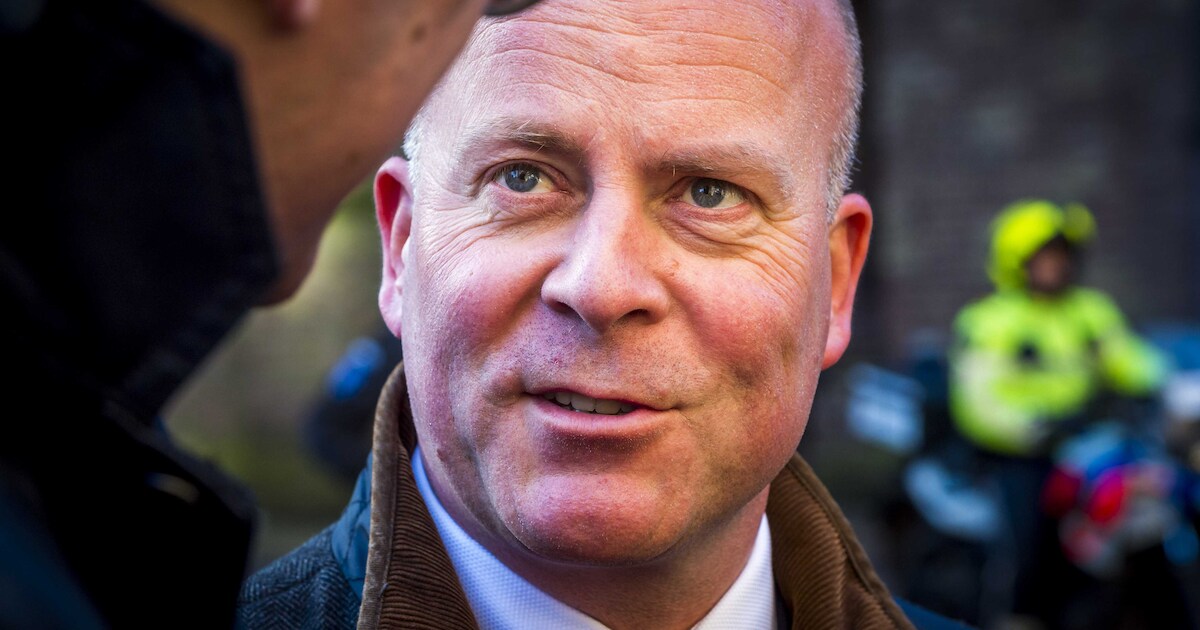 Staatssecretaris Knops: anti-Piet demonstranten krijgen te veel ruimte ...