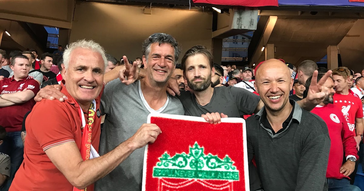 FC-fans keren een illusie armer terug uit Kiev | Regio | AD.nl