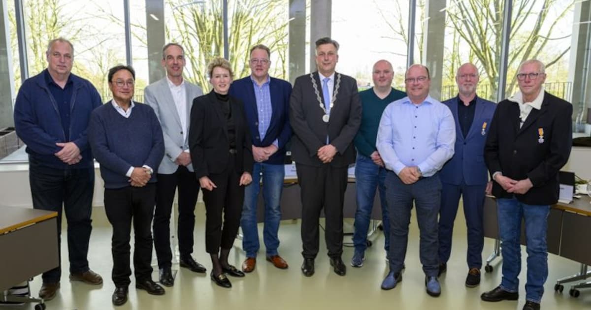 Verrassing! Koninklijk ‘dankjewel’ voor jaren inzet voor Albrandswaard ...