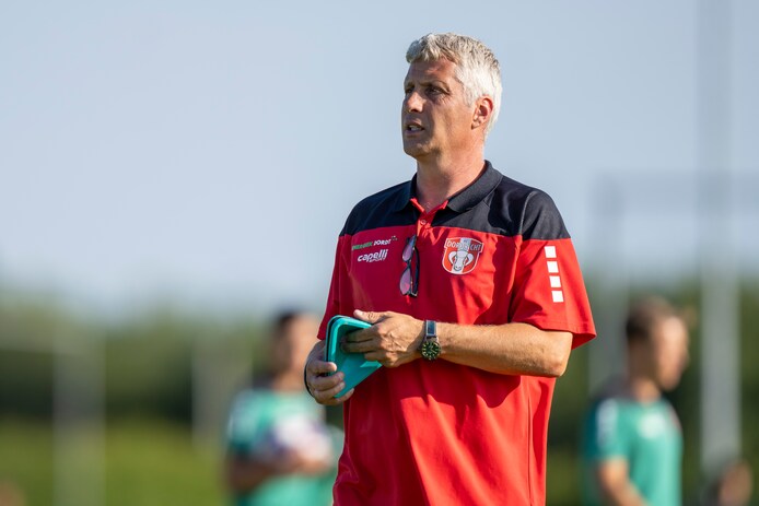 Oud-prof Hoogendorp ziet uit naar eerste klus als hoofdtrainer: ‘Heb ...