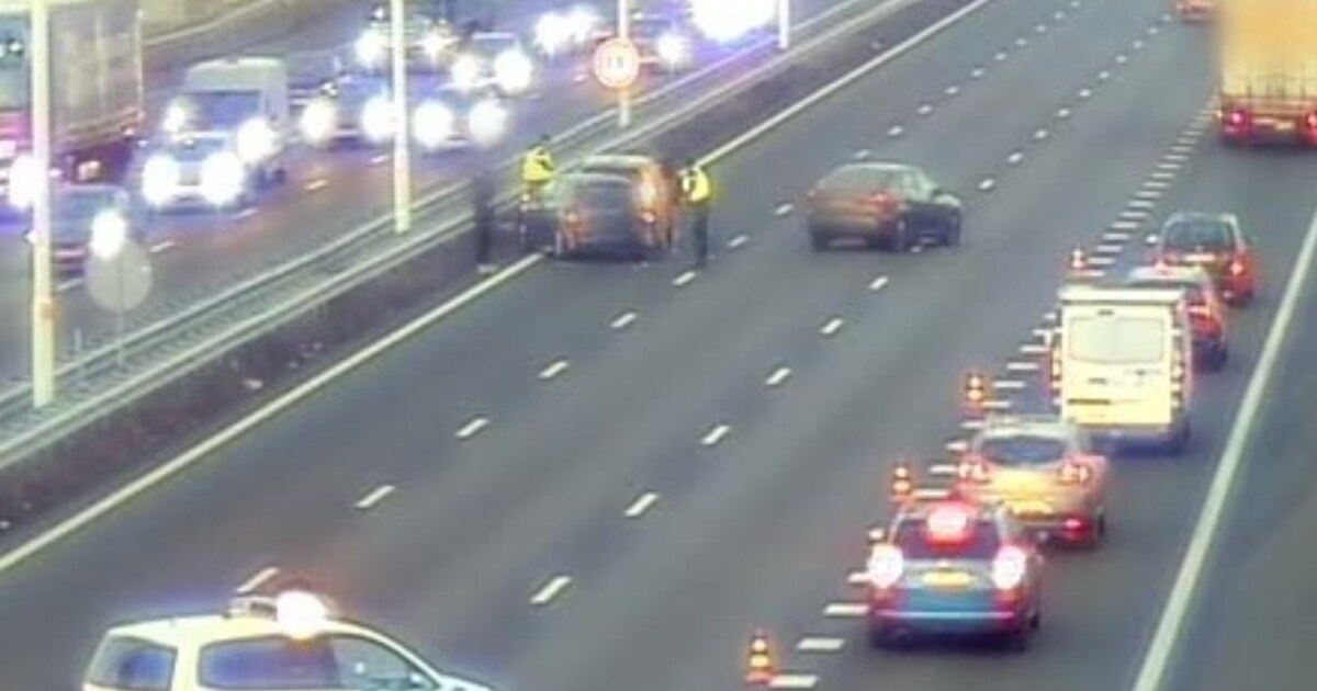 Weg weer vrij na ongeval op A15 richting Europoort | Regio | AD.nl