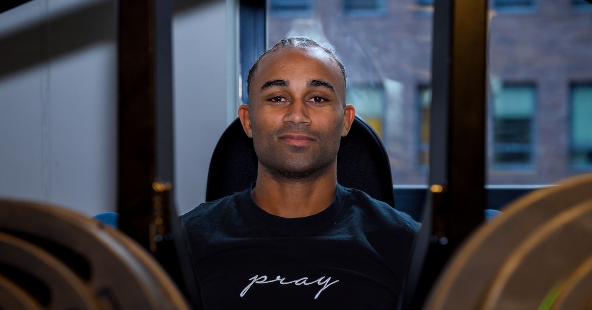 Voormalig profvoetballer Kenzo Biyong stopte jong om voor zijn zusje te zorgen en is nu mentor ...