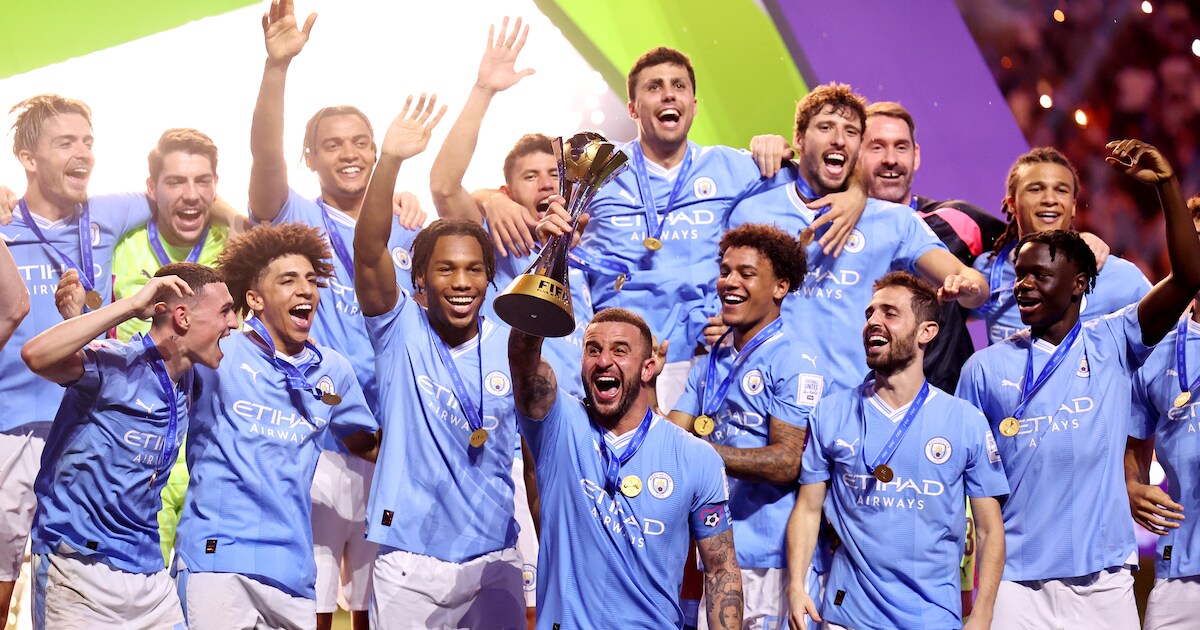 En dat is vijf! Nathan Aké met alleswinnaar Manchester City nu ook ...